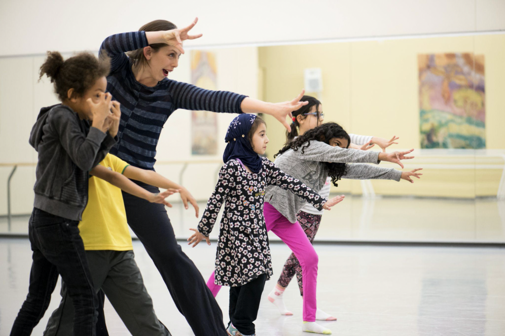 HOW DANCE CAN BENEFIT STUDENTS IN THE CLASSROOM! | Active Kids Active Minds